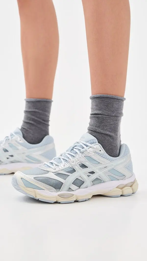 Asics Gel-cumulus 16 Sneakers M 7.5/ W