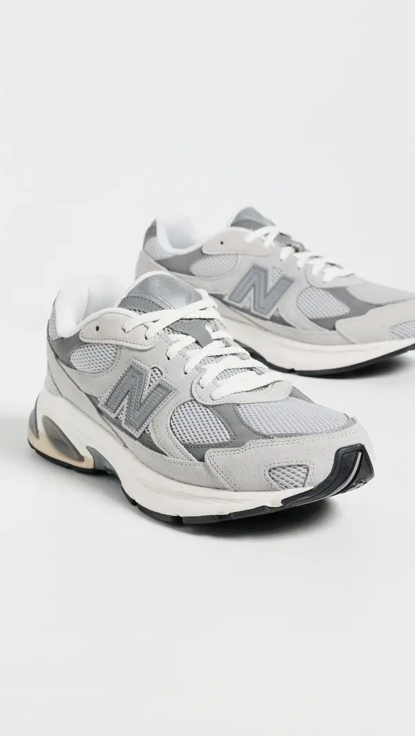 NEW BALANCE 2010 Sneakers