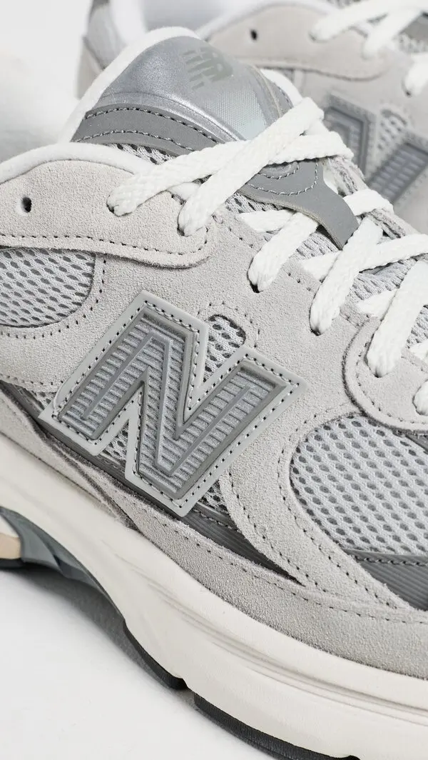 NEW BALANCE 2010 Sneakers
