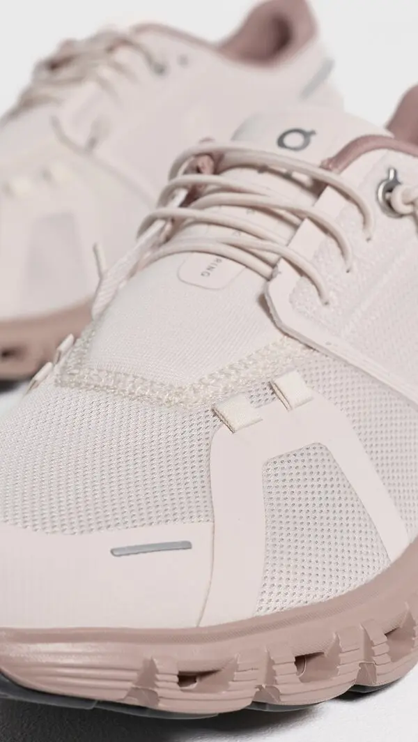 On Performance Sneakers - Oyster/biscuit