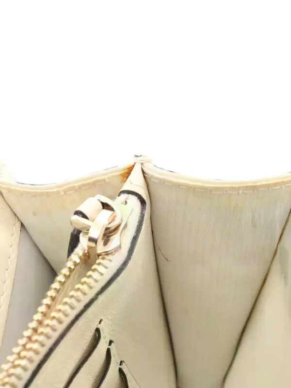 Valentino Garavani Rockstud Chain Wallet Bag