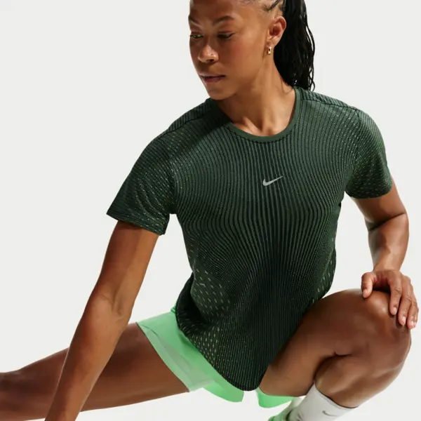 Nike Swift Aero-fit Short-sleeve Running Top - Black