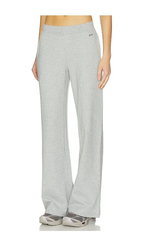 437 The Off Duty Pant