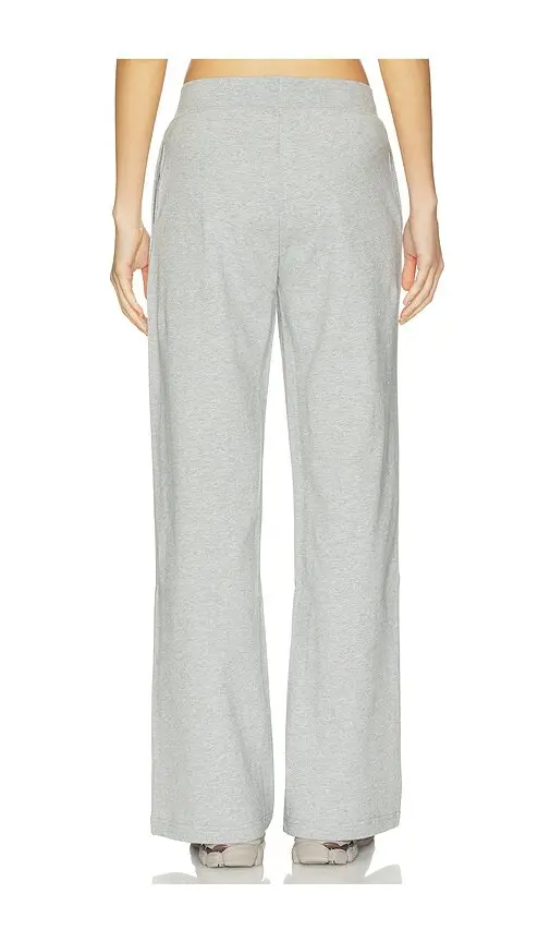 437 The Off Duty Pant