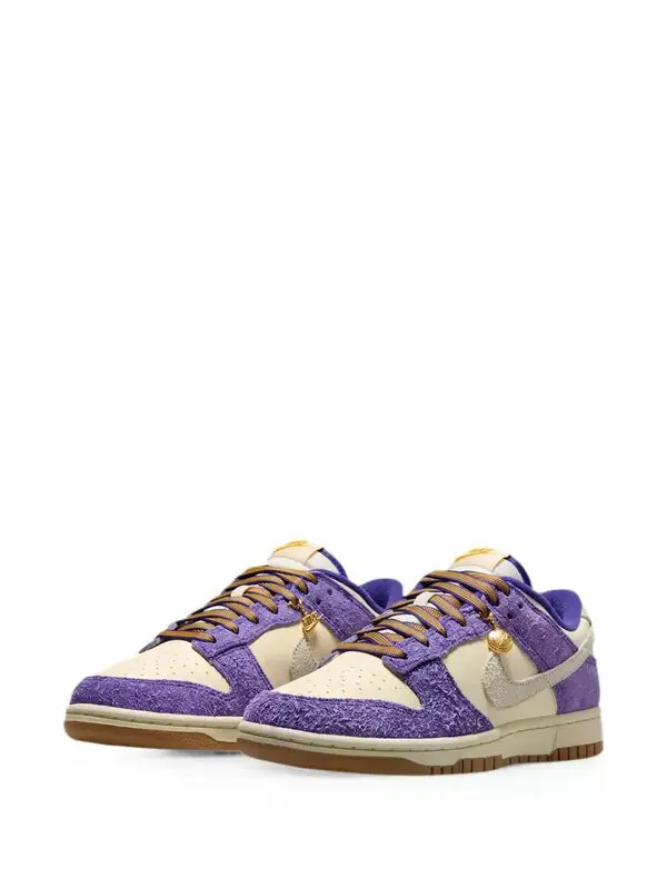 Nike Dunk Low Sneakers