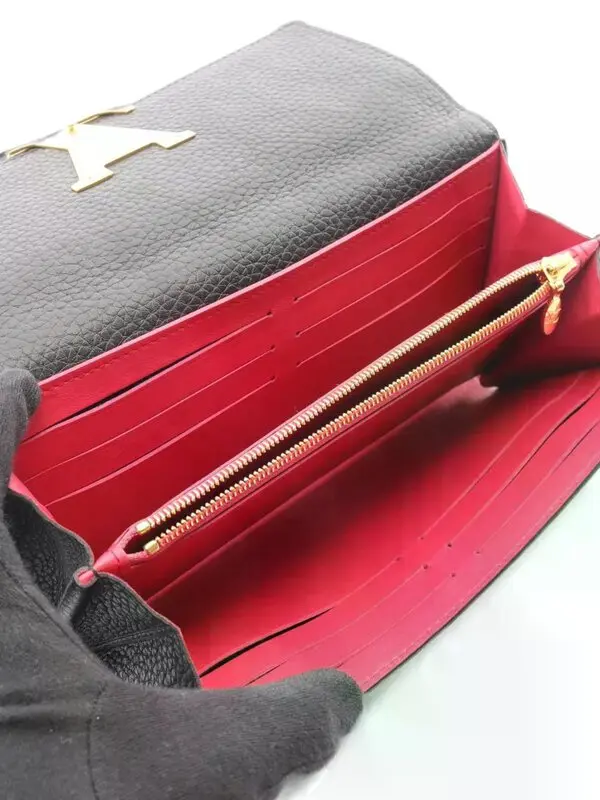 LOUIS VUITTON 2018 Capucines Bi-fold Wallet