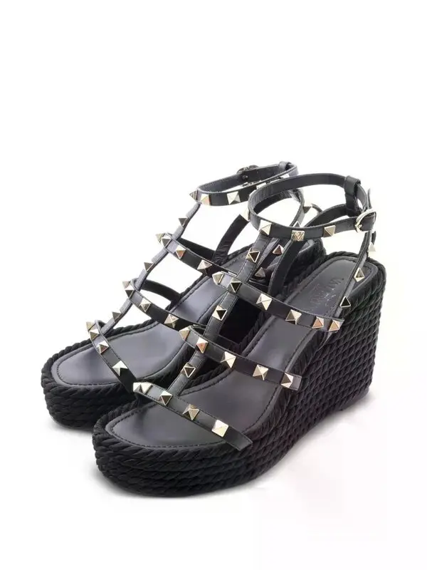 Valentino Garavani Rockstud Wedge Sandals - Black