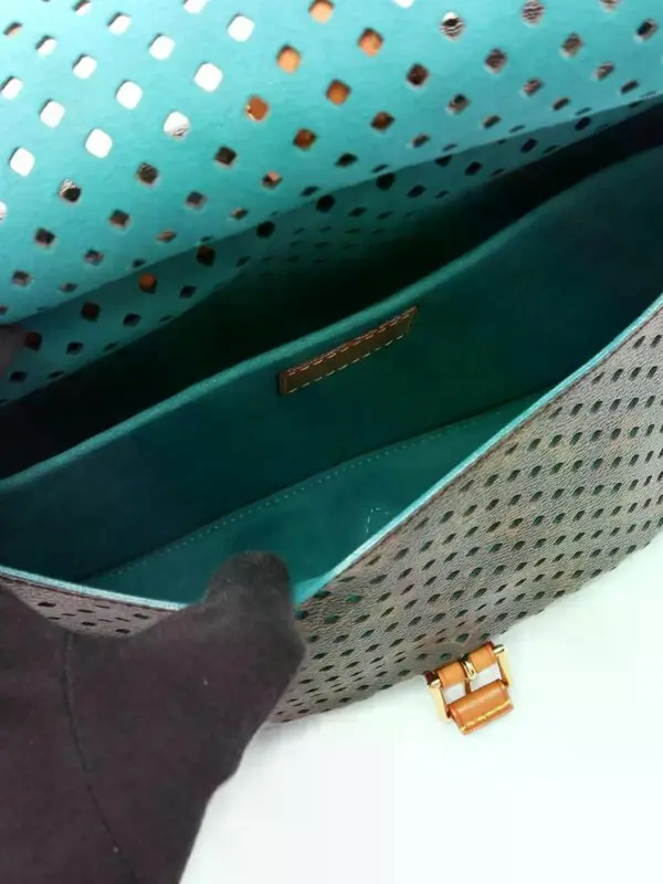 LOUIS VUITTON 2011 30 Saumur Shoulder Bag