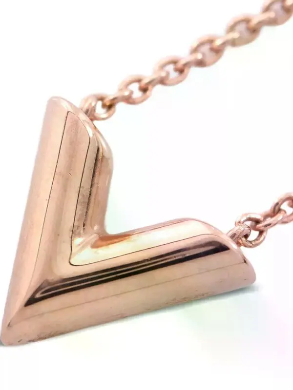 LOUIS VUITTON Essential V Necklace - Pink