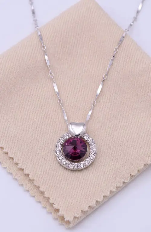 MODENAIRE Round Heart Accent Pendant Necklace