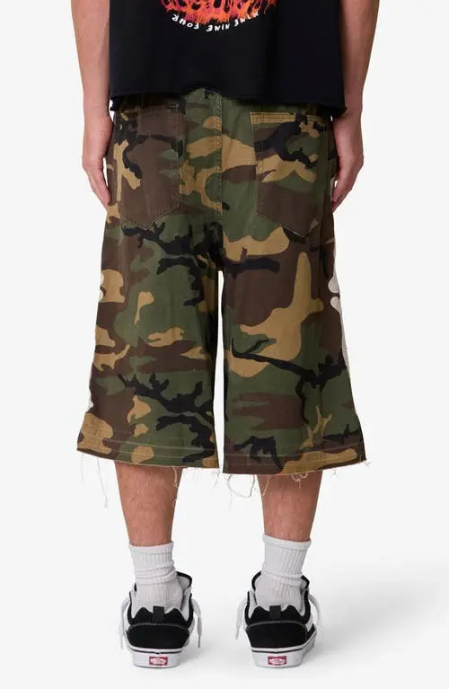 Mnml Camouflage Bone Graphic Loose Fit Shorts