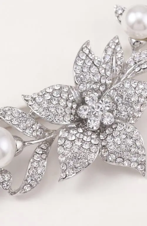 MODENAIRE Pearl Crystal Sharp Petal Necklace And Earring Set