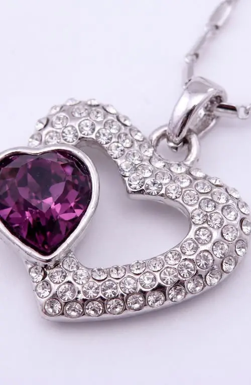 MODENAIRE Double Heart Crystal Pendant Necklace
