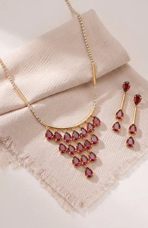 MODENAIRE Apple Crystal Necklace And Earring Set