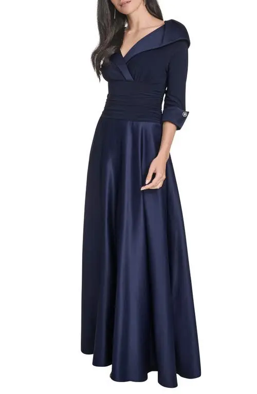 JESSICA HOWARD Portrait Collar Mixed Media Ballgown