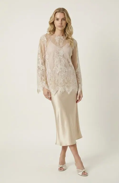 MODENAIRE Lace Floral Long Sleeve Top