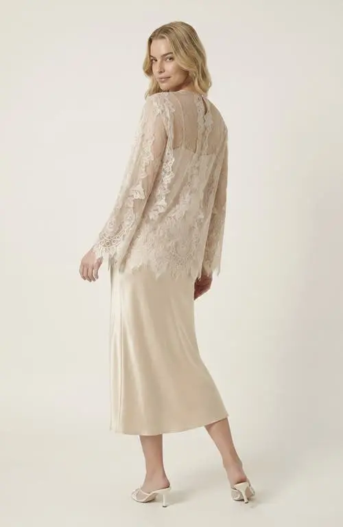 MODENAIRE Lace Floral Long Sleeve Top