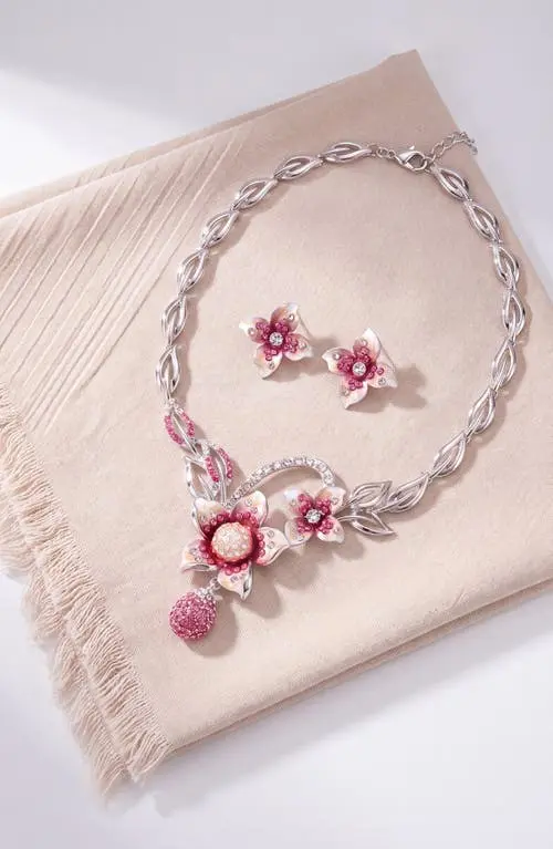 MODENAIRE Flower Necklace And Earrings Set