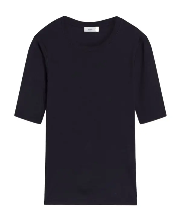 Closed Fitted Half-sleeve T-shirt