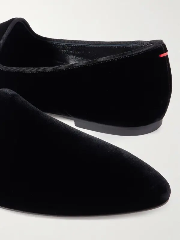 AeydĒ Solid Velvet Loafers