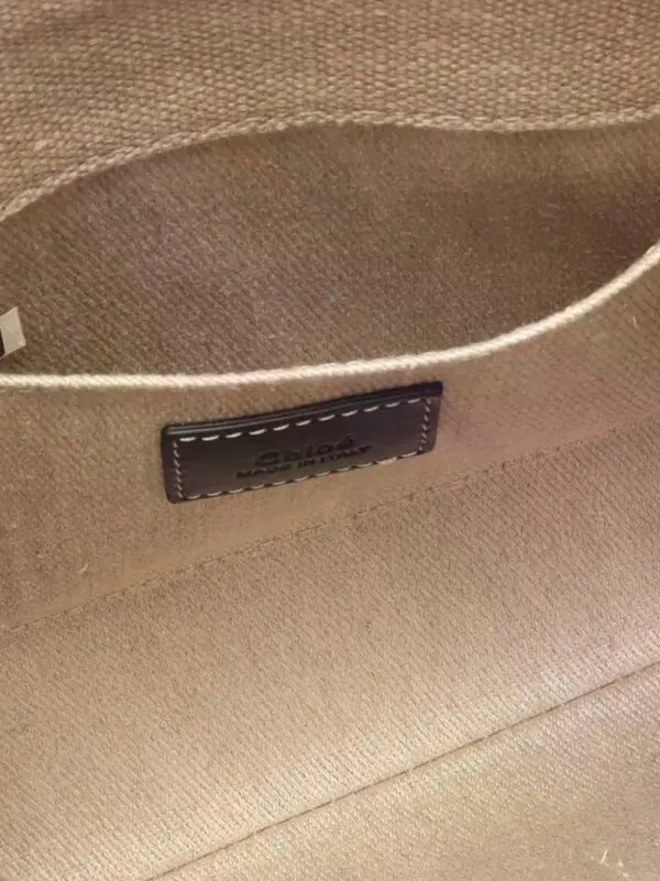 Chloé Woody Logo Print Tape Contrast Topstitching Handbag - Neutrals