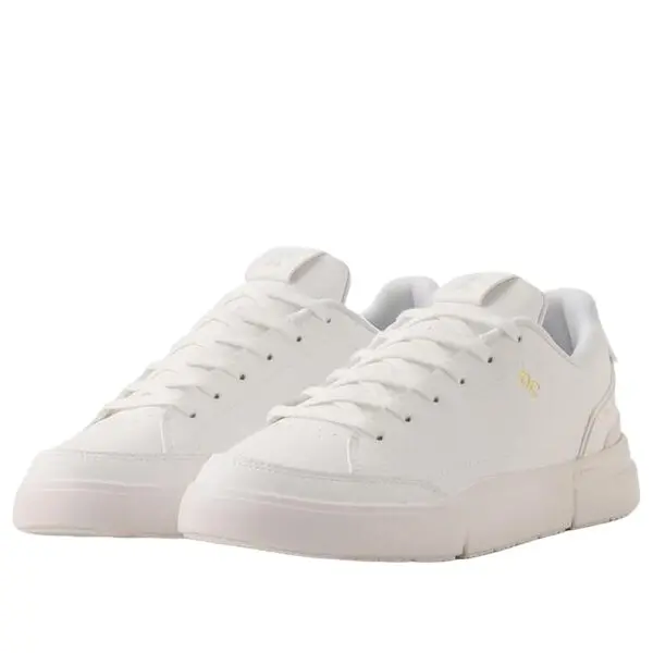 On The Roger Centre Court Sneakers