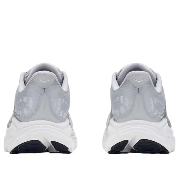Hoka One One Clifton