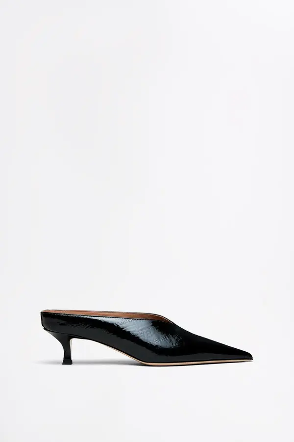 Scanlan Theodore Pointed Slide Kitten Heel