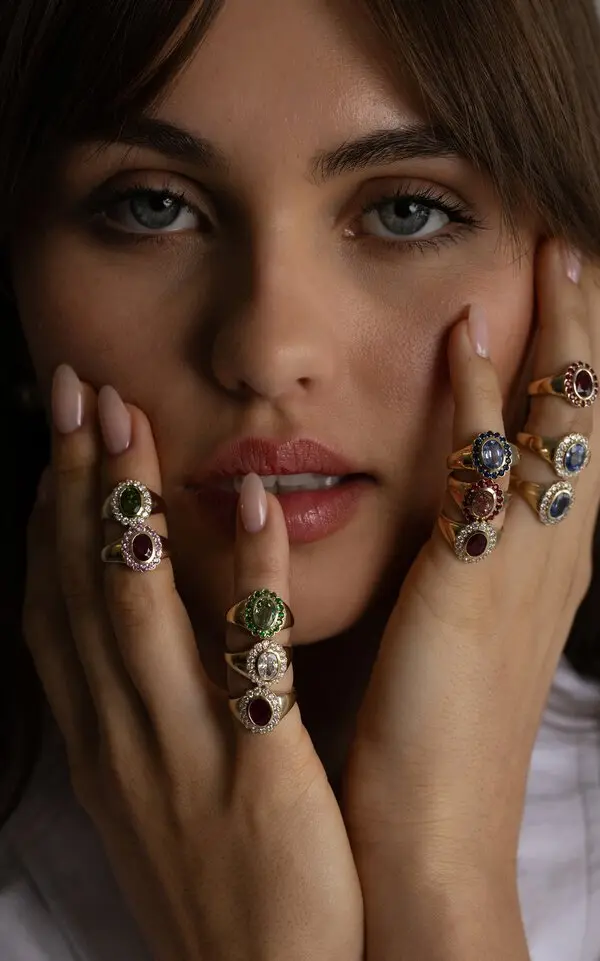 REAL FINE STUDIO Heirloom Signet Ring With Ceylon Sapphire And Sapphires