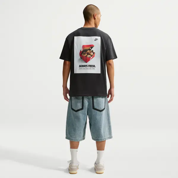 Nike Sportswear "donut" T-shirt
