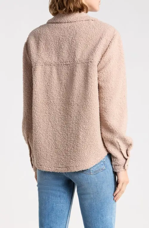 BEACHLUNCHLOUNGE Tory Boxy Crop Faux Shearling Shirt Jacket - Stepping Stone