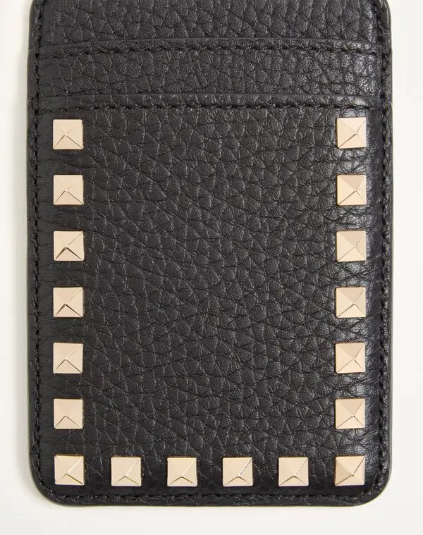 Valentino Garavani Rockstud Magnetic Cardholder In Grainy Calfskin - Black