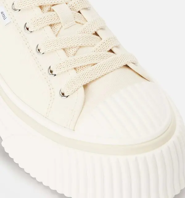 AMI Paris Round Toe Lace-up Sneakers