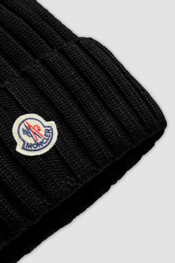Moncler Ribbed Knit Logo Beanie