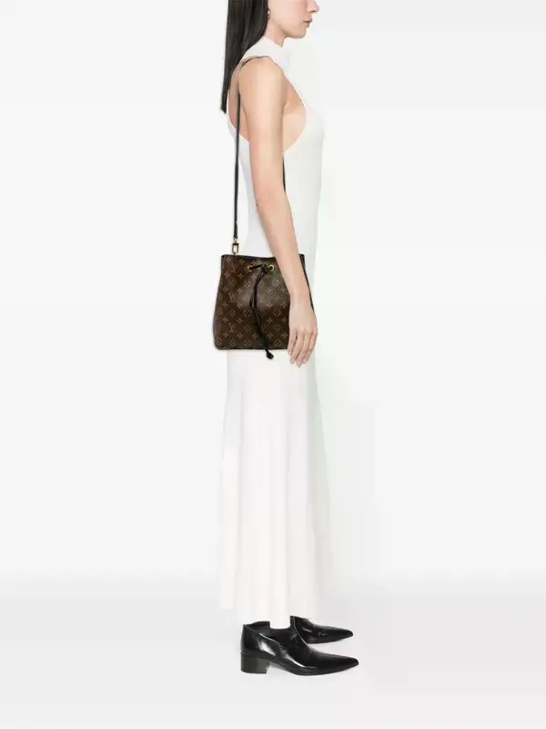 LOUIS VUITTON 2019 Monogram Neonoe Mm Bucket Bag