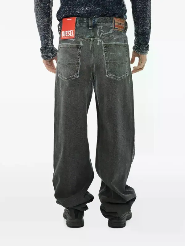DIESEL® 2001 D-macro-s Loose-fit Jeans