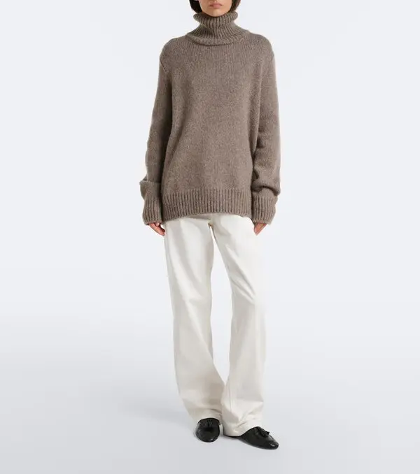 THE ROW Plira Cashmere Turtleneck Sweater - Grey