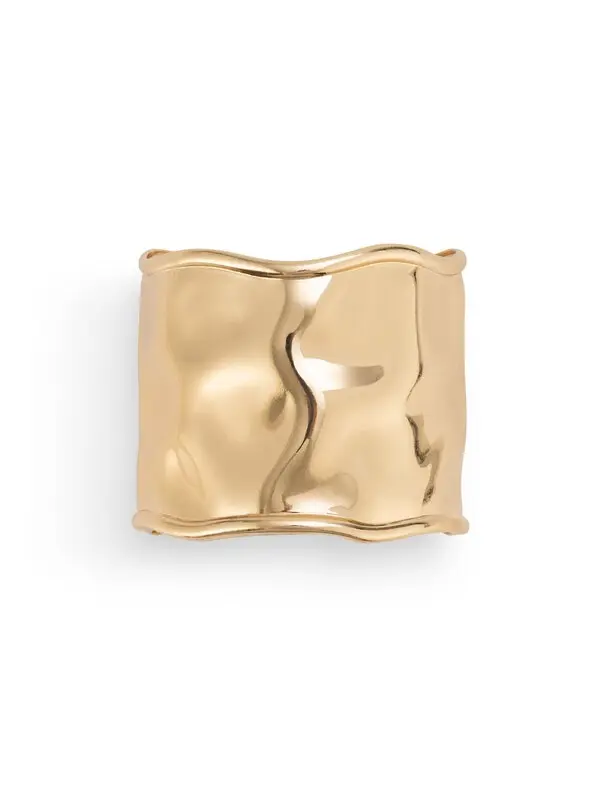OUTCAST Zita Cuff
