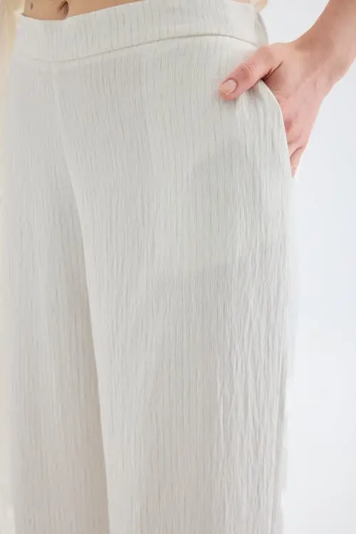 MONLICIA Elvara Fluid Viscose Wide-leg Pants