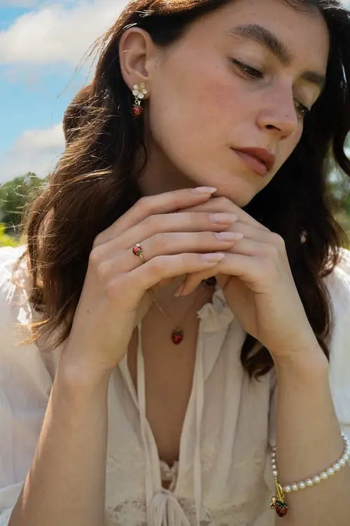 BILL SKINNER STUDIO Strawberry Pendant