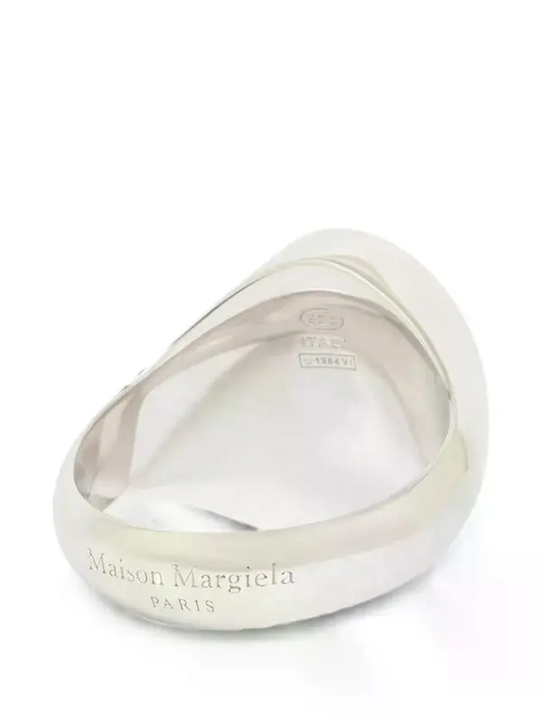 MAISON MARGIELA Chevaliere Signet Ring In Rhodium