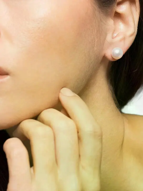 BAGGINS Akoya Pearl Stud Earrings