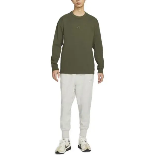 Nike Premium Essentials Long-sleeve T-shirt - Green
