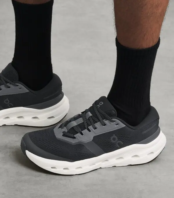On Cloudrunner 3 Trainers