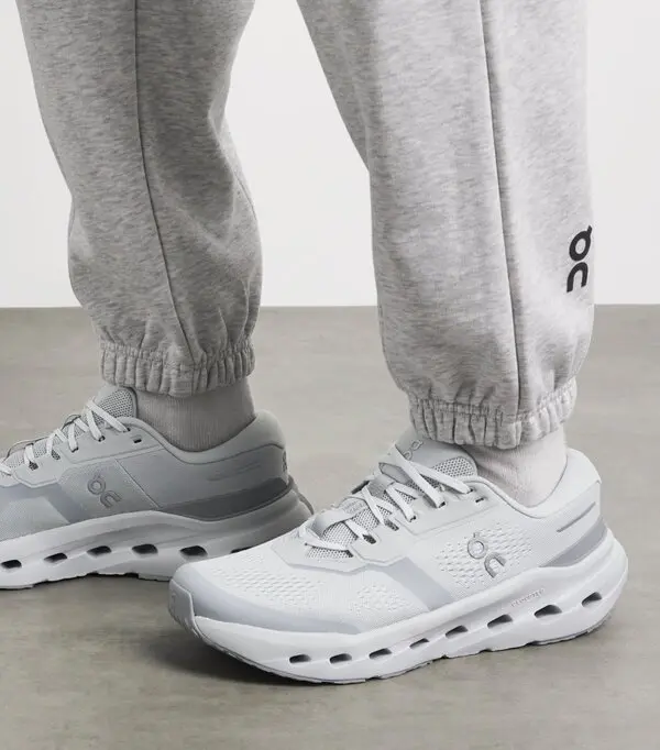 On Cloudrunner 3 Trainers
