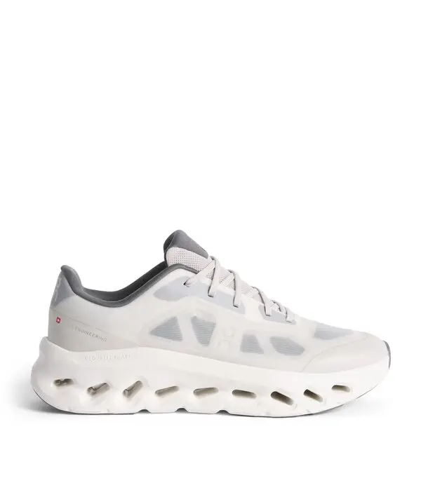 On Cloudtilt Remix Trainers
