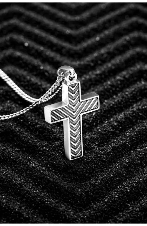 VINCERO Cross Pendant Necklace - Silver