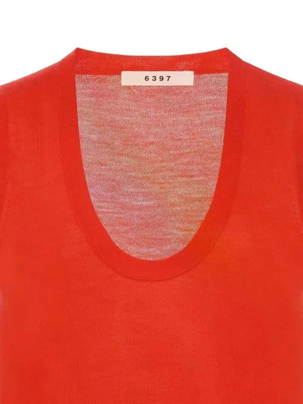 6397 Fine-knit Scoop-neck Vest