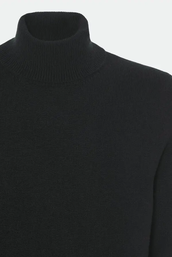 Malo Luxury Cashmere Turtleneck Sweater