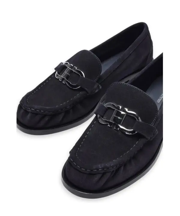 FERRAGAMO Round-toe Loafers With Engraved Logo Buckle - Navy Blue